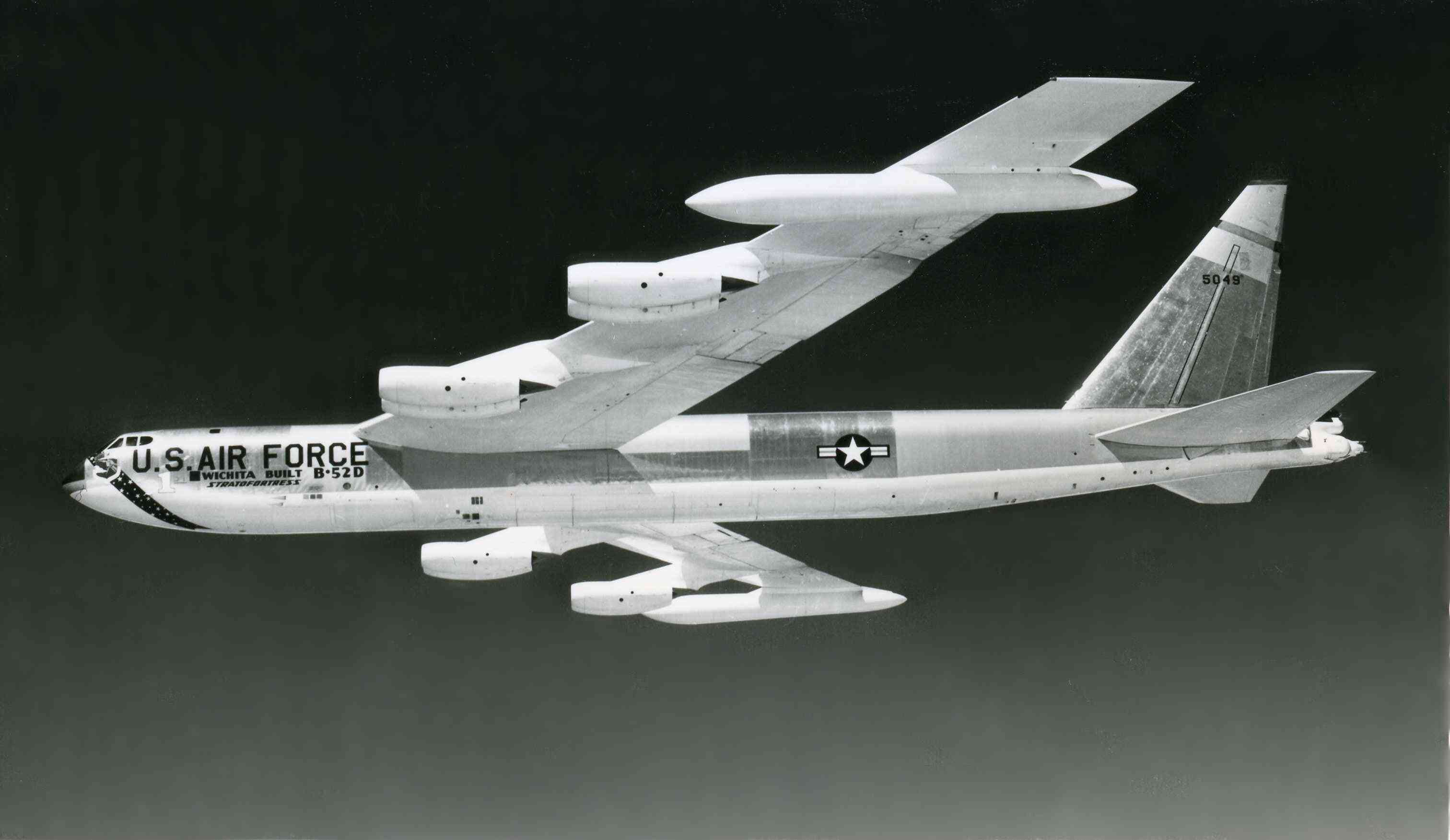 Boeing B-52D 55-049 – The Jive Bomber